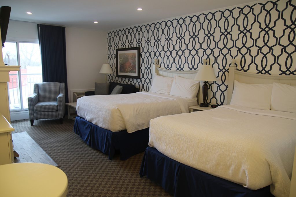 HEARTHSIDE - ADJOINING ROOMS